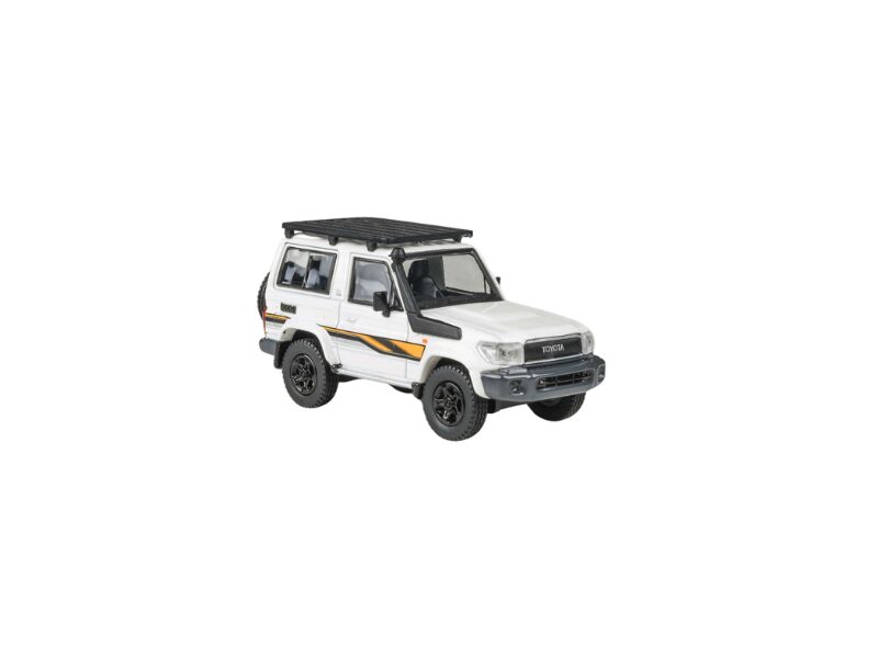 Macheta auto Toyota Land Cruiser LC71 White Anniversary Edition LHD 1: ...