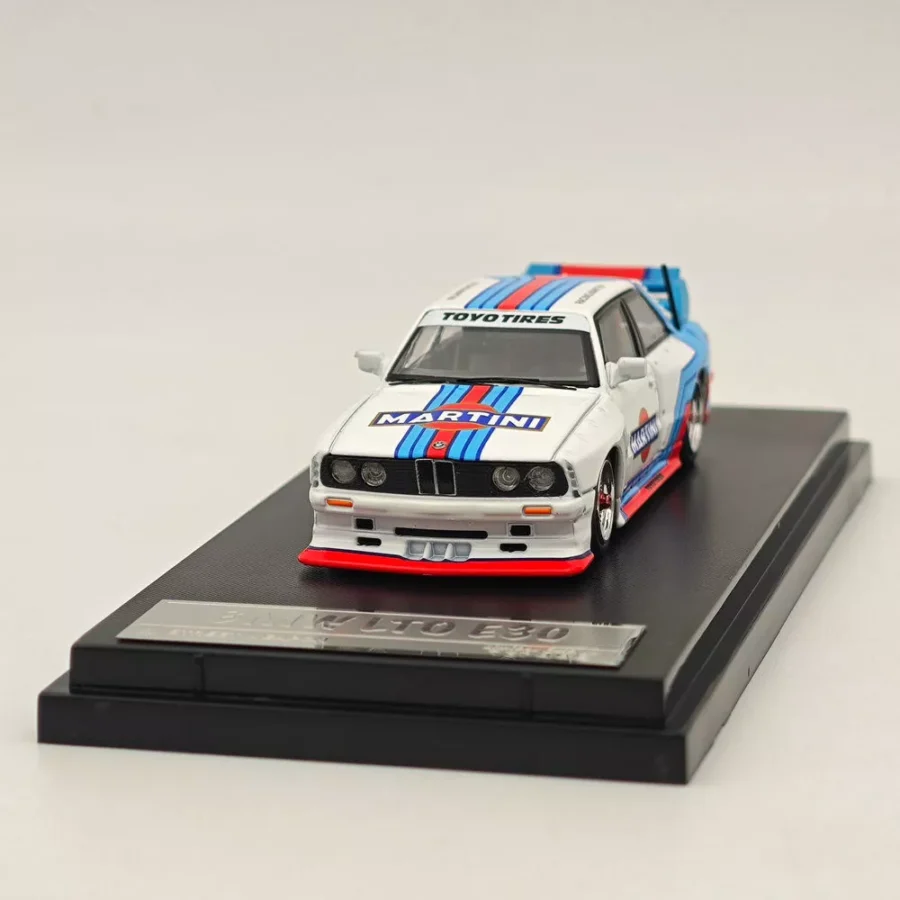 Macheta auto Bmw E30 Martini Alb 1:64 Street Weapon - Minicars